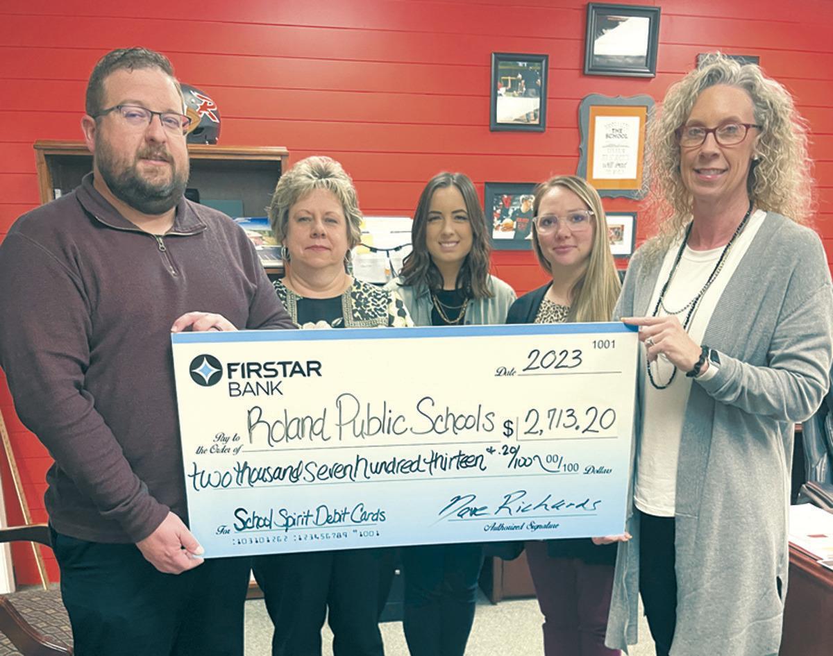 Firstar Bank donates over $8,000 to schools in eastern Sequoyah County ...