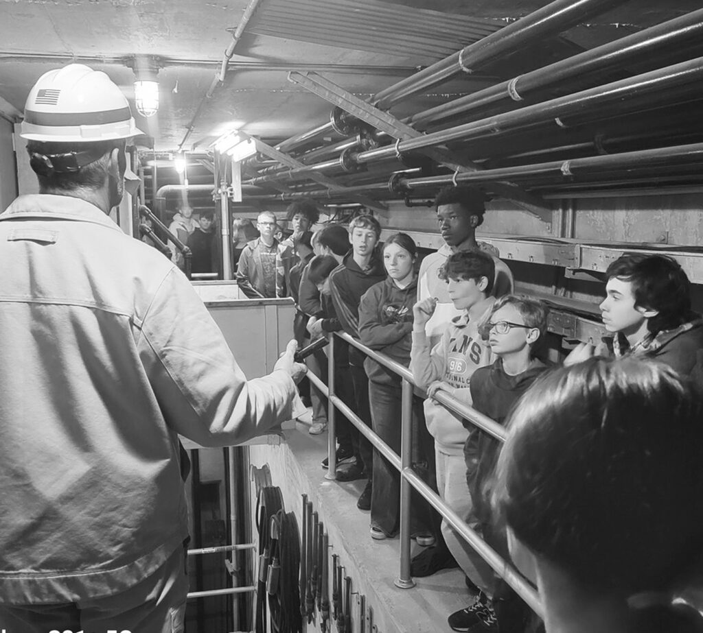 Roland students tour Kerr Lock & Dam - Eastern Times Register